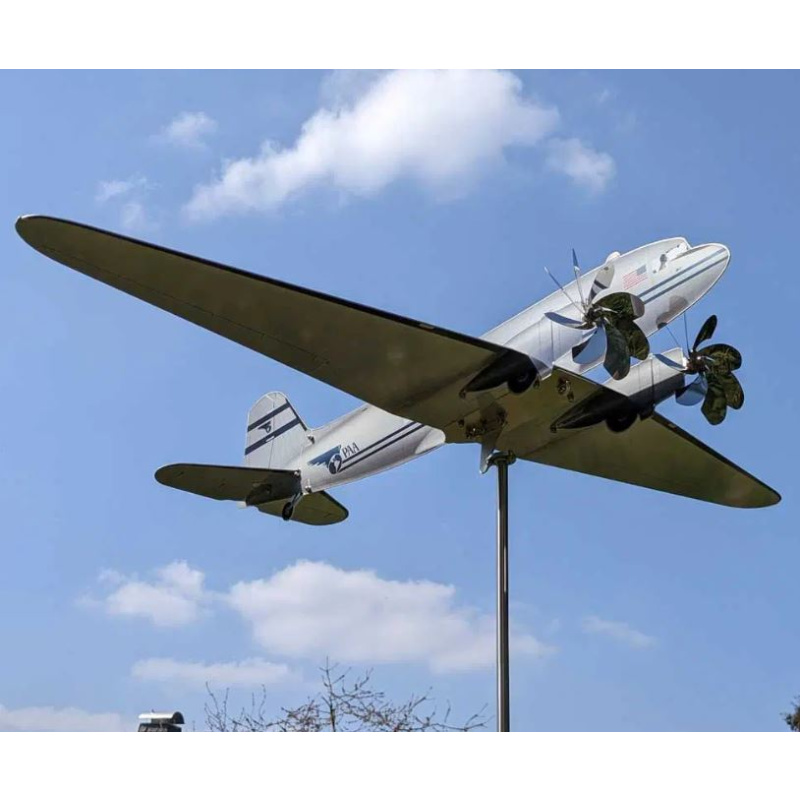 Douglas DC-3 wind chime, 269.00 CHF